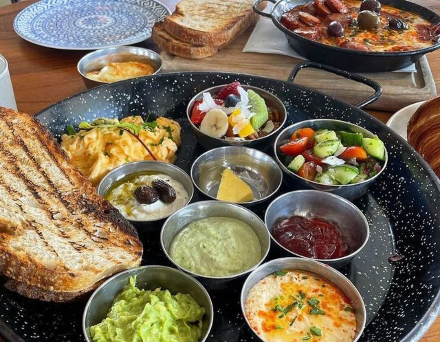 Here's Where To Eat, Sip And Stay This April - En Route