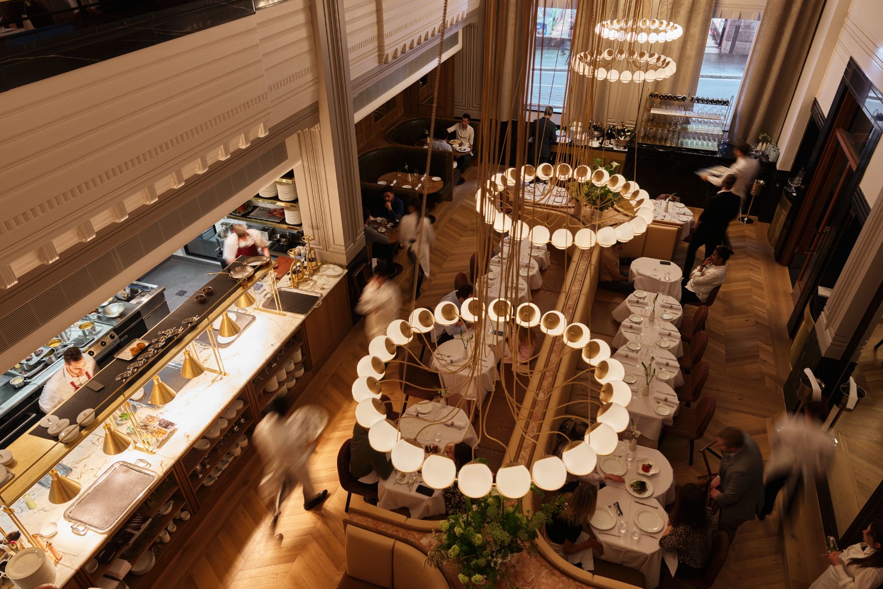 Here's Where To Eat, Sip and Stay In November - En Route